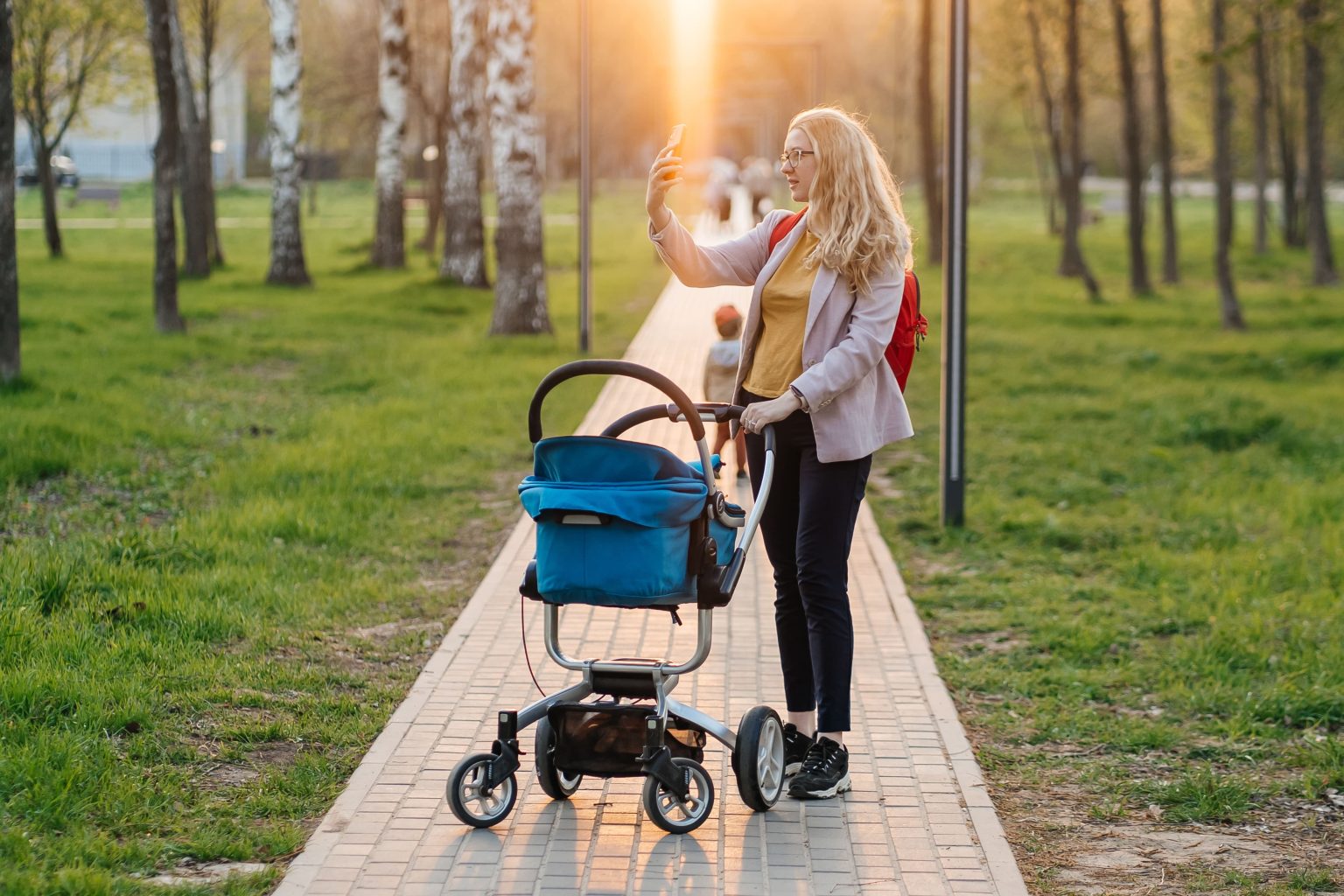 The Ultimate Guide to One Handle Strollers: Convenience and Versatility ...